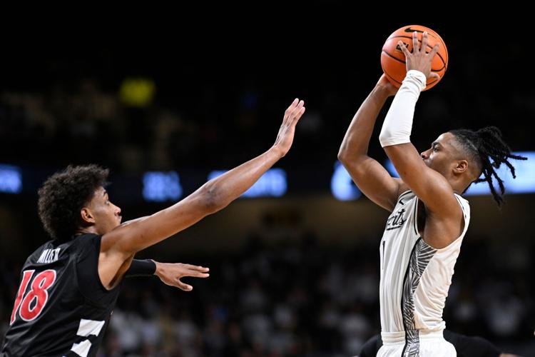 No. 25 UCF beats Cincinnati 73-72 on Themus Fulks' jumper in final ...