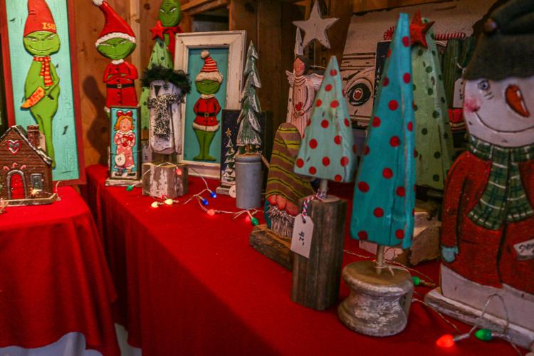 Pella celebrates third Kerstmarkt full of European charm | Local News ...