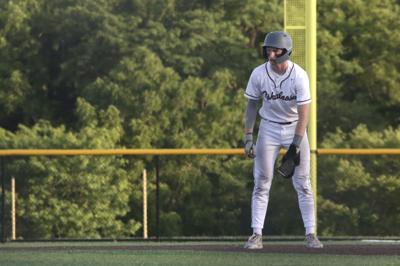 Indians win a pair of one-run games over Pella | Sports | oskaloosa.com