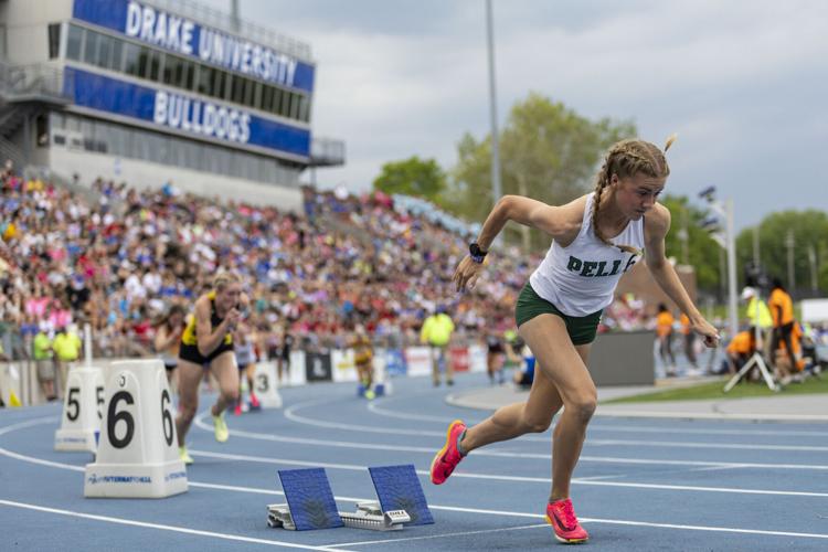 Pella’s Lauman runs away with 3200 title, Dutch take early lead on day ...