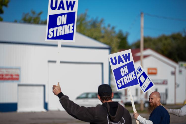 Strike begins for Deere workers | News | oskaloosa.com