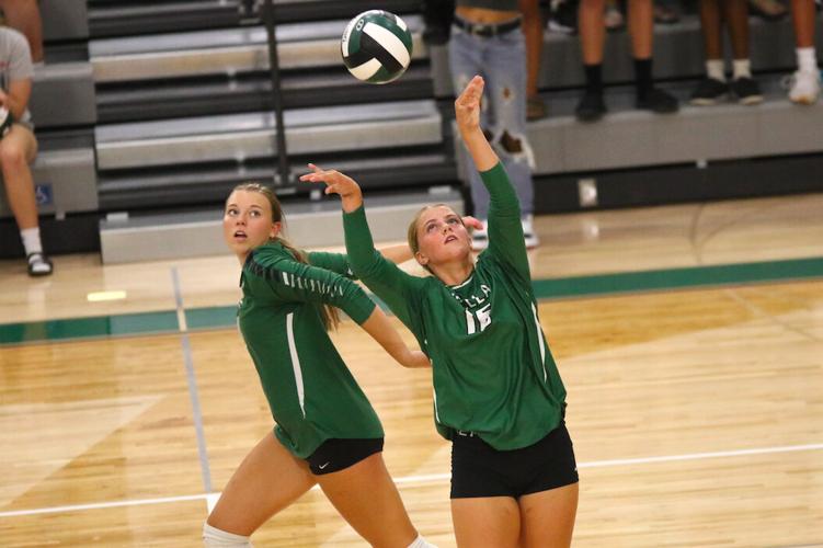 Lady Dutch sweep Trojans in season opener | Pella | oskaloosa.com