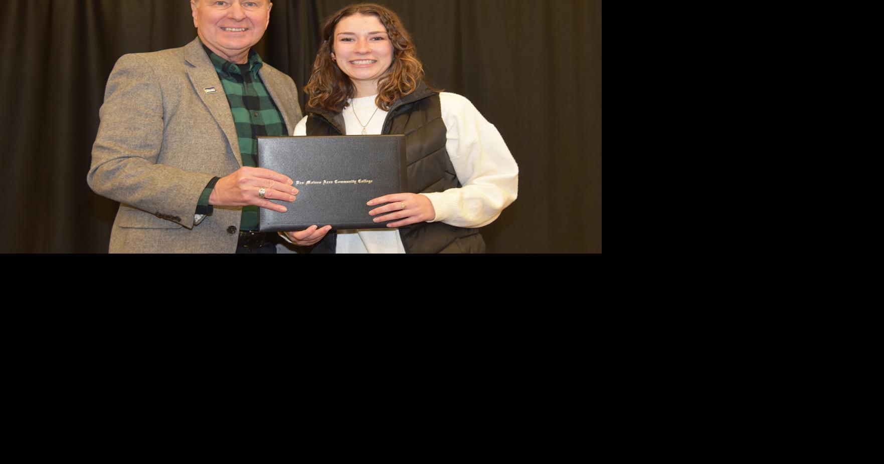 Knoxville students graduate from DMACC | Knoxville | oskaloosa.com