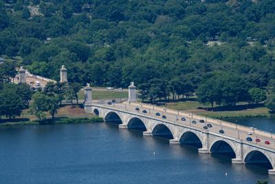 Planning commission seeks more details on Trump’s planned 250-foot arch ...
