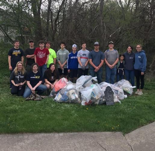 Volunteers at work in Oskaloosa | Local News | oskaloosa.com