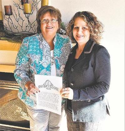 Golden Goose Club helps beautify Osky | Local News | oskaloosa.com