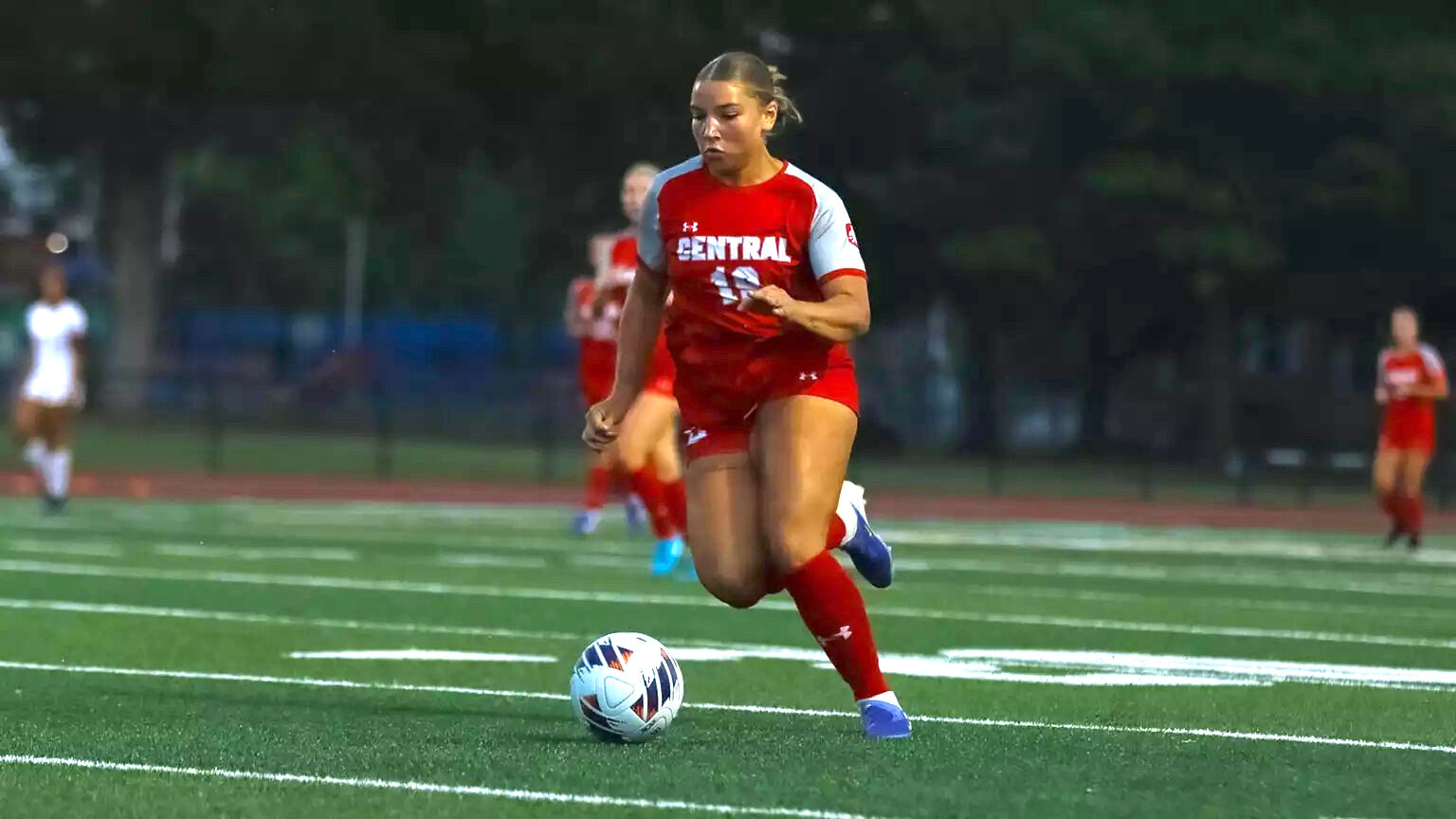 Dutch women pile up the goals in soccer triumph over Coe | Pella ...