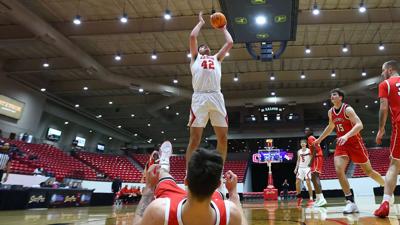 Hot shooting pushes Simpson past Central men | Pella | oskaloosa.com