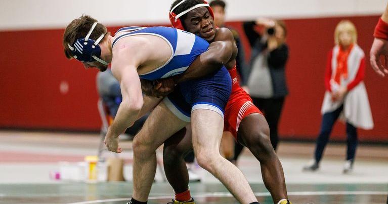 Dutch wrestlers compete at Augsburg | Pella | oskaloosa.com