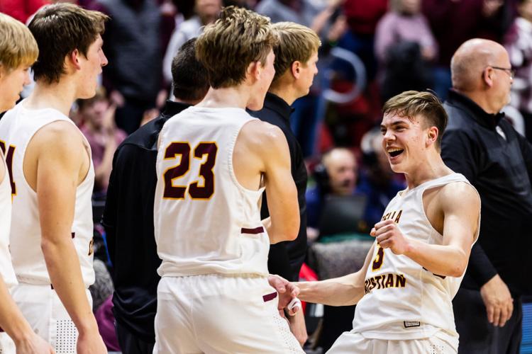 No. 4 Eagles fight off No. 5 Bulldogs to advance to state semis | Pella ...
