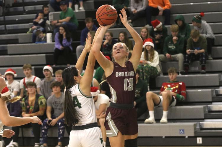 Lady Dutch stifle Indians, 51-15 | Pella | oskaloosa.com