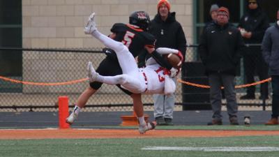 Wartburg defense turns away Central football bid | Pella | oskaloosa.com