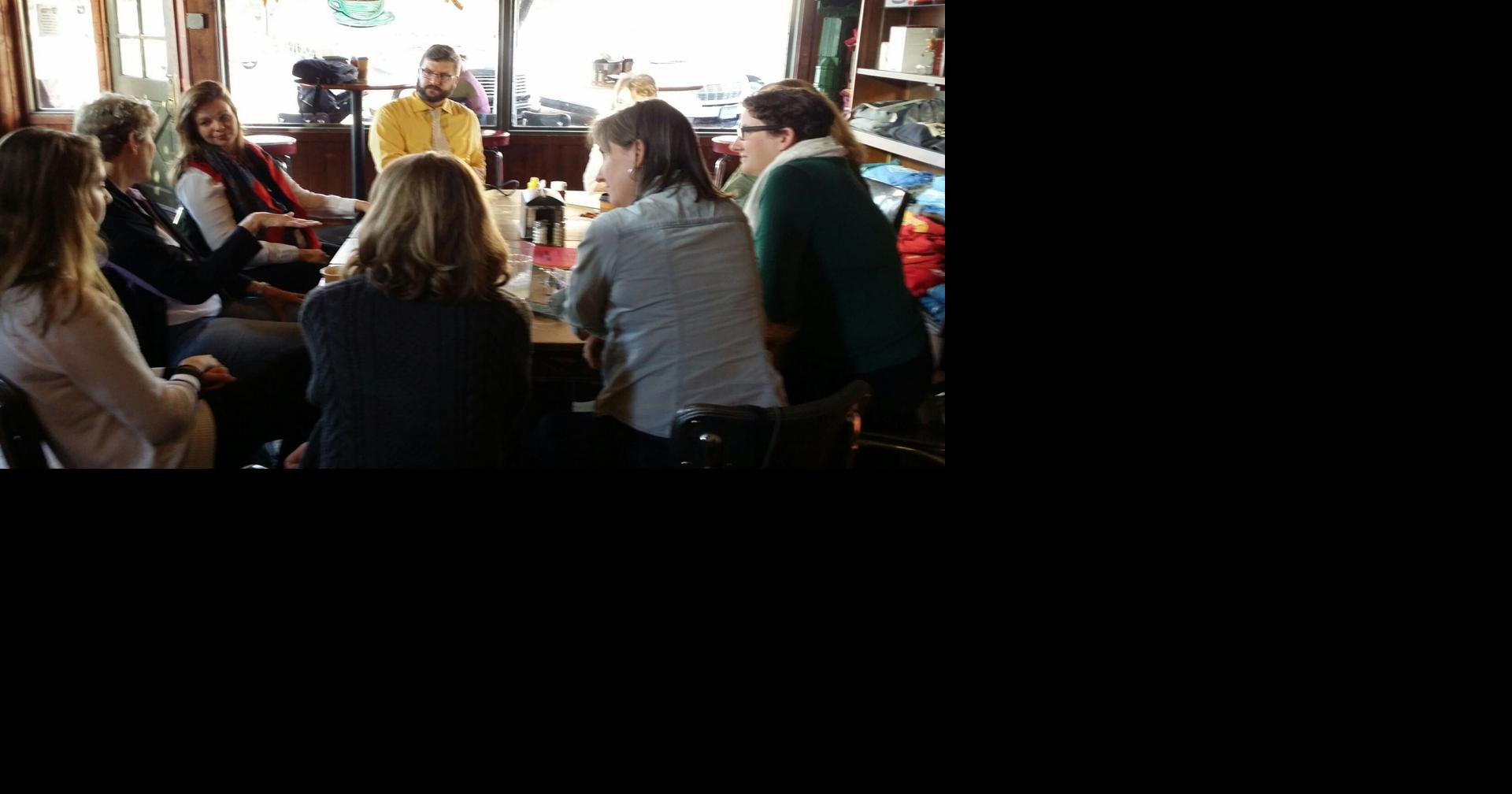 Actress Amber Tamblyn campaigns for Hillary | Pella | oskaloosa.com