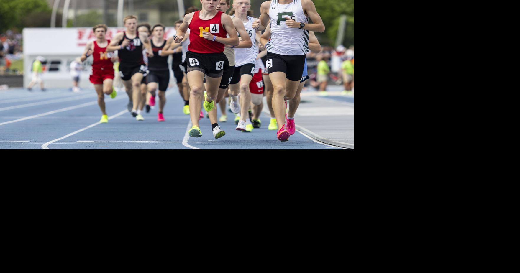 Pella’s Lauman runs away with 3200 title, Dutch take early lead on day ...