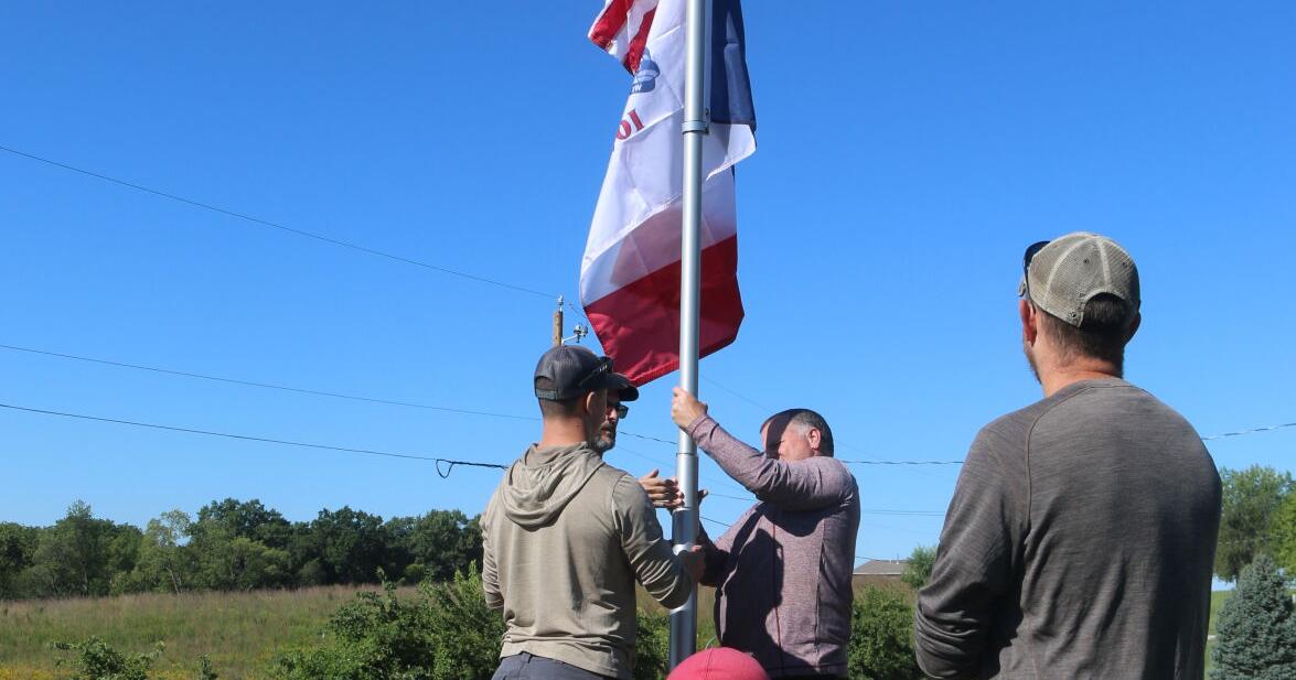 Pella men say 'thanks' of Mahaska County vet with flag install | Local ...