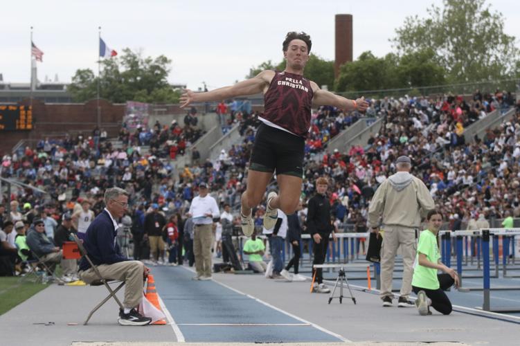 Dutch 4x800 scores record-breaking title, Eagles net two titles on day ...