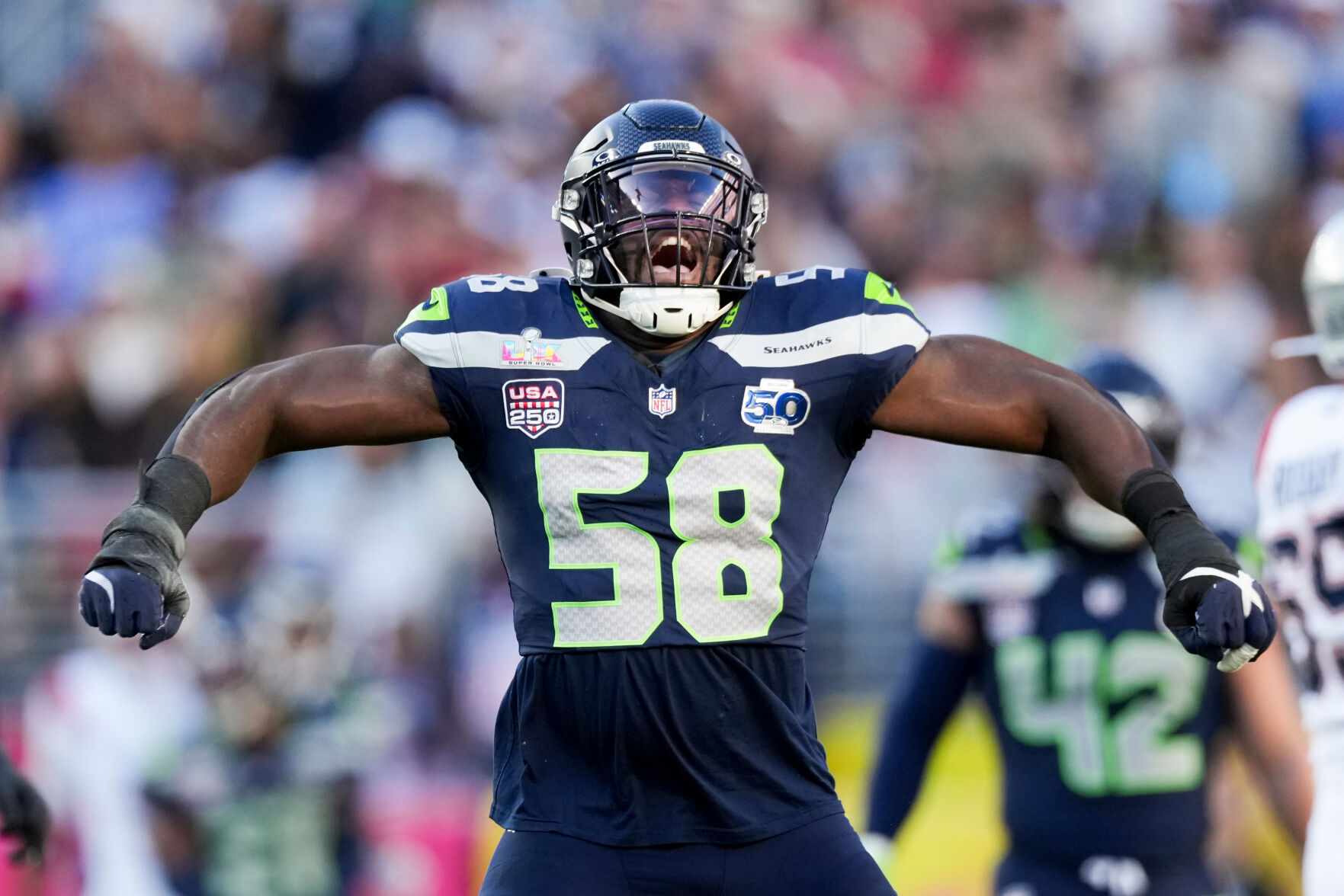 Seahawks LB Derick Hall had no interest in testing market, wants to ...