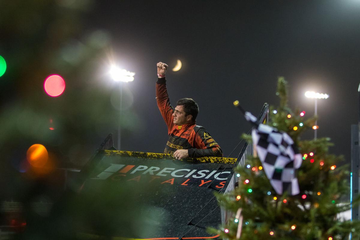 Aaron Reutzel dominates at Knoxville | Knoxville | oskaloosa.com