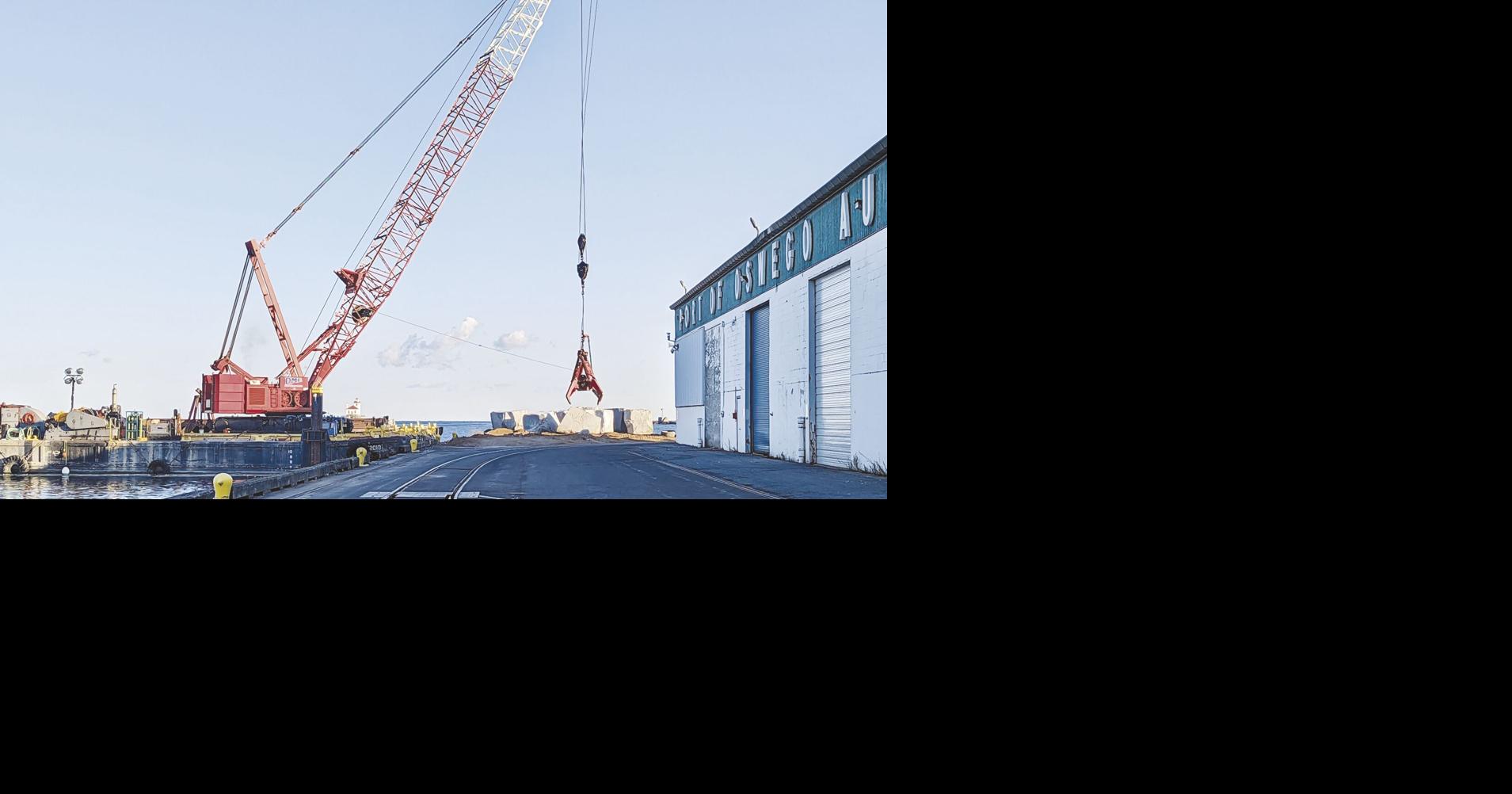 Breakwall repairs underway | News | oswegocountynewsnow.com