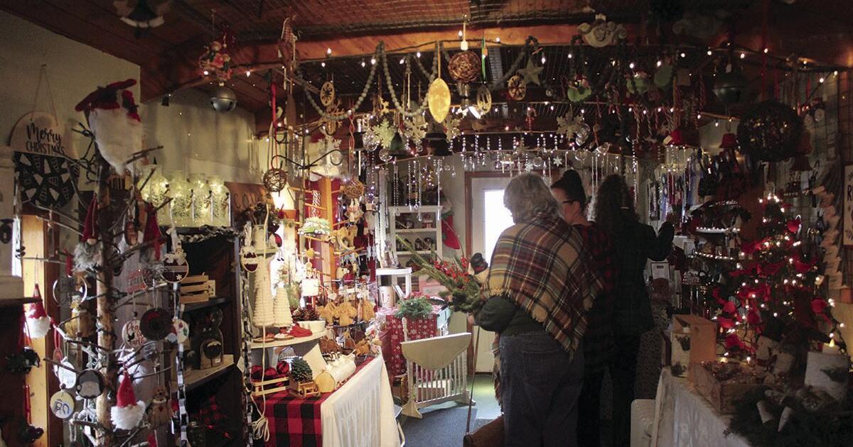 Giving is living during Hannibal Country Christmas | News ...