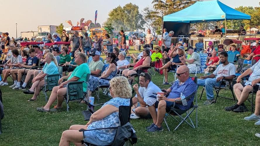 First night of Harborfest — food, friends and fun music ...