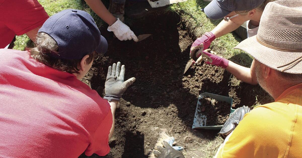Archaeologists dig history at Fort Brewerton | News ...