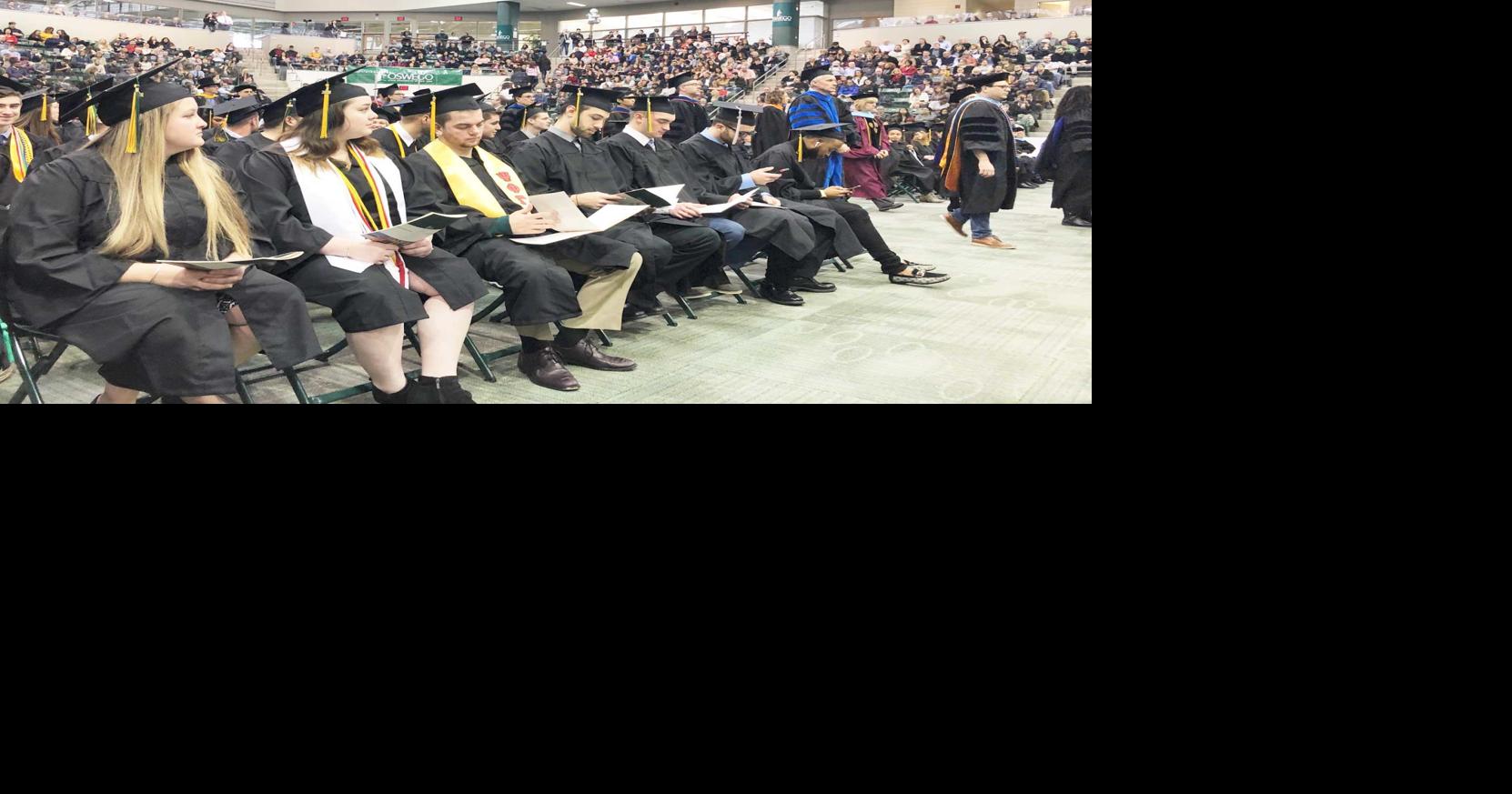 SUNY Oswego graduates winter class | News | oswegocountynewsnow.com