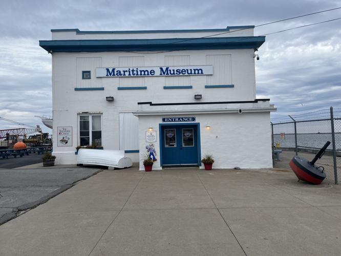 Author returns to her home for book signing | | oswegocountynewsnow.com