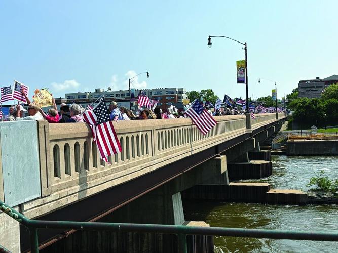 Hundreds line bridge in largest Saturday protest | News ...