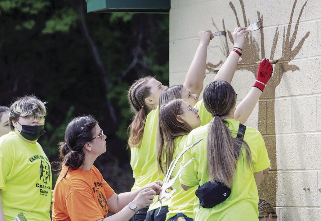 Fulton Junior High students make big impact in community cleanup | News ...
