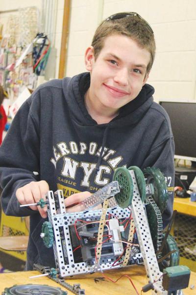 Fulton Junior High School ramps up robotics course | Local ...