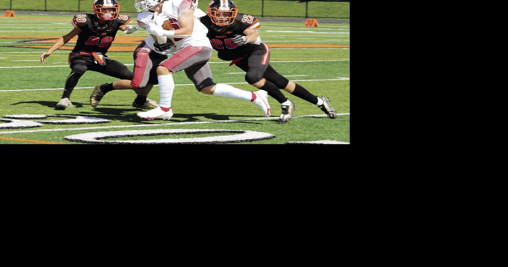 Fulton football team uses big plays to defeat Mexico | Sports ...