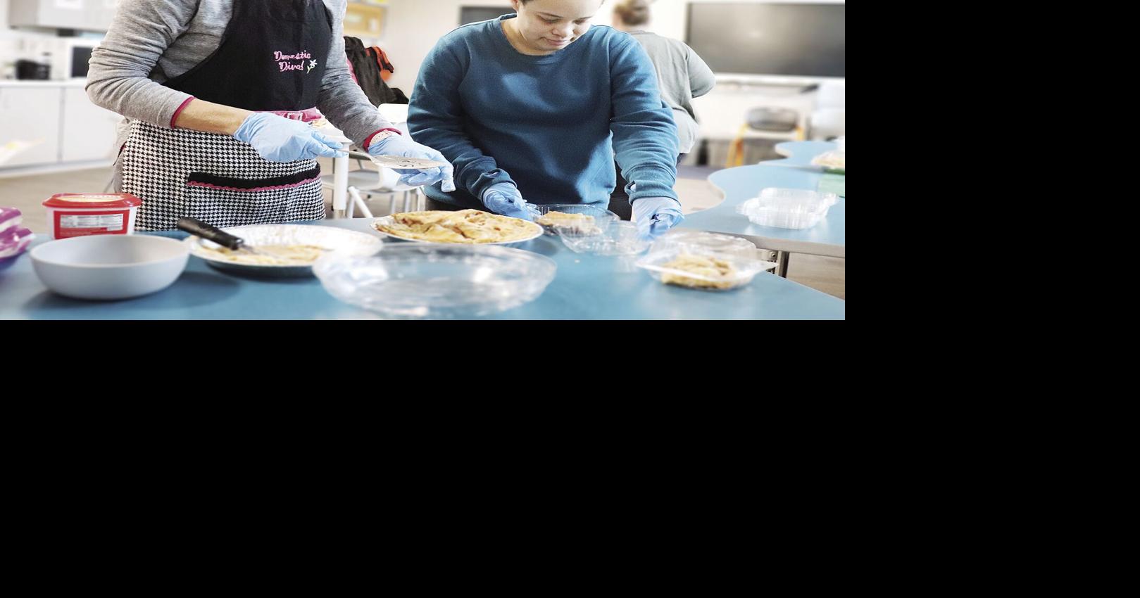 Phoenix Life Skills Class prepares Thanksgiving meal | News ...