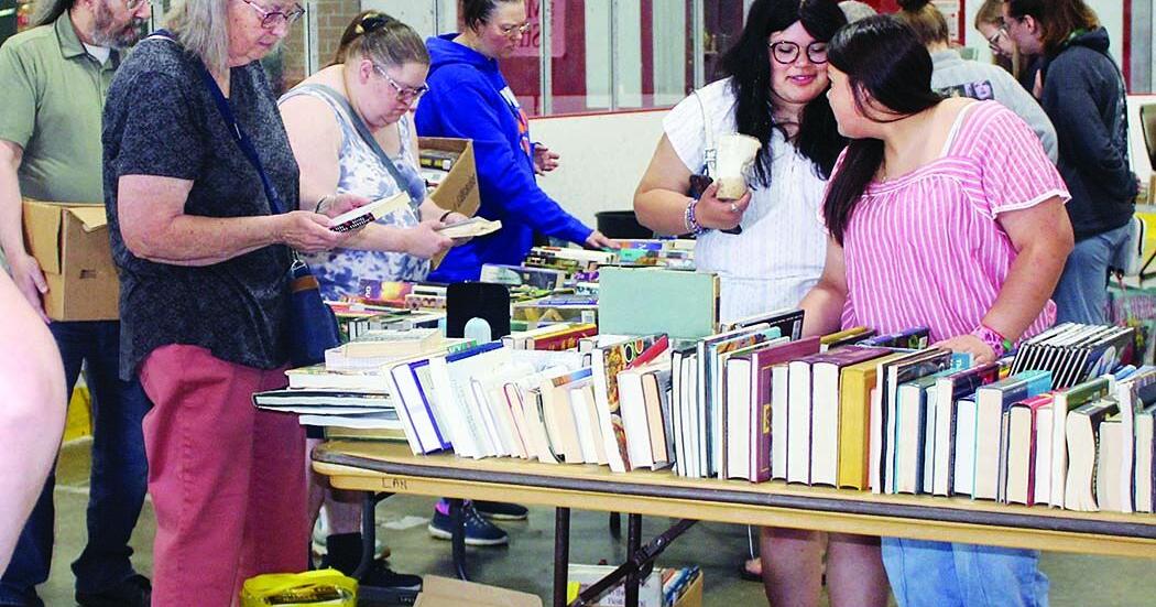 Large crowd attends Fulton Public Library’s Bookfest at Community ...