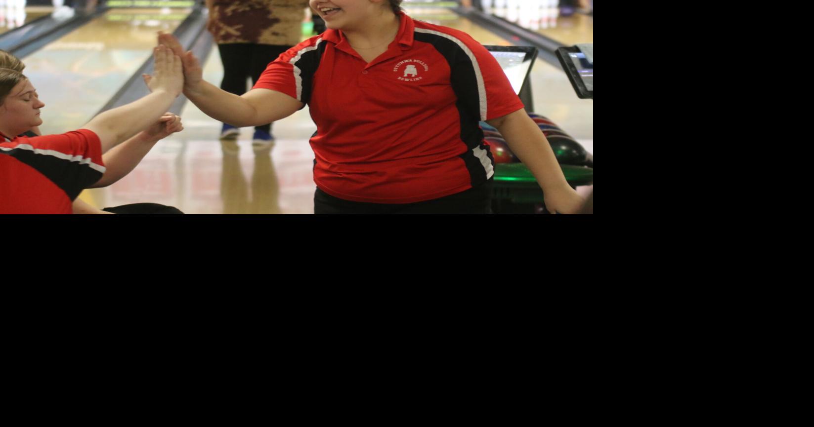 Prep bowling: All smiles at Champion Bowl | Sports | ottumwacourier.com
