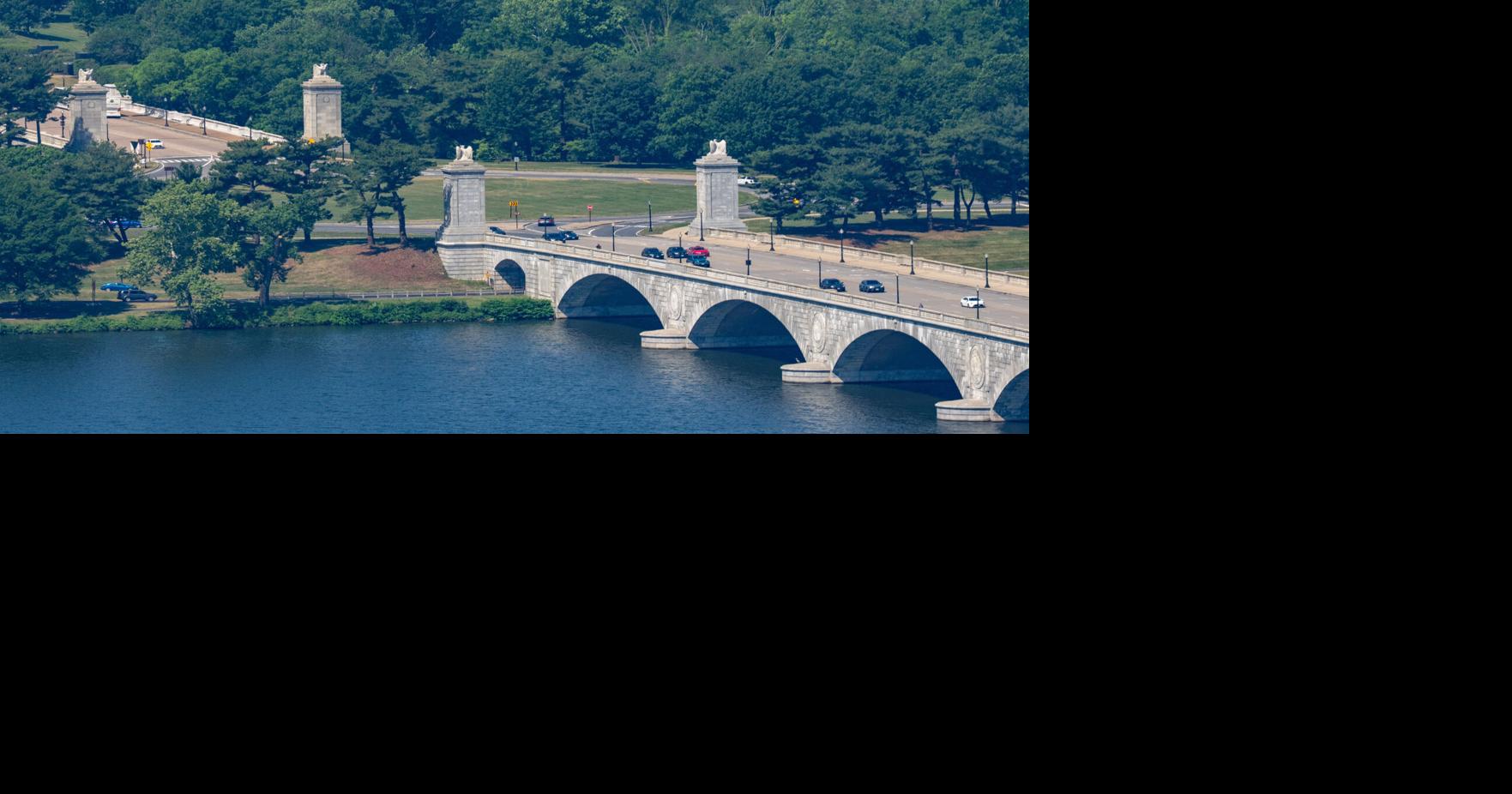 Key federal agency approves the design plan for Trump's Washington arch ...