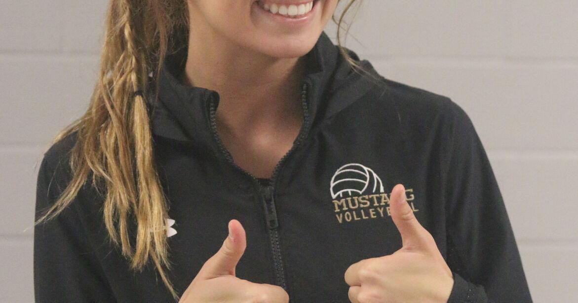 Mustang Profile: Chloe Fetcho | Sports | ottumwacourier.com