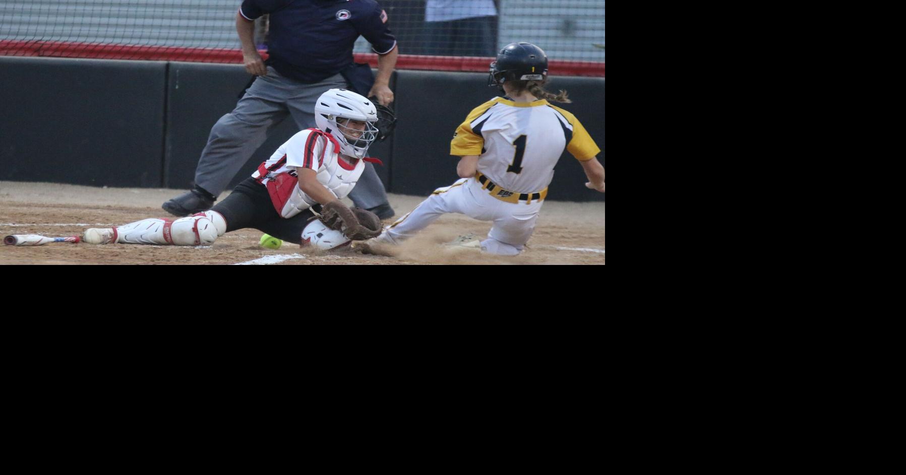 Prep softball: Confident Comets edge EBF | Sports | ottumwacourier.com