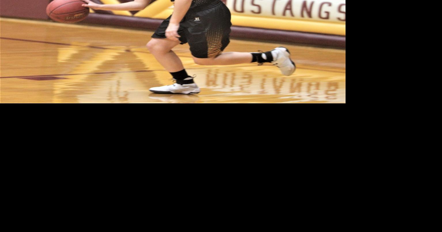 Rockets tame Mustangs, stay perfect in SCC | Sports | ottumwacourier.com