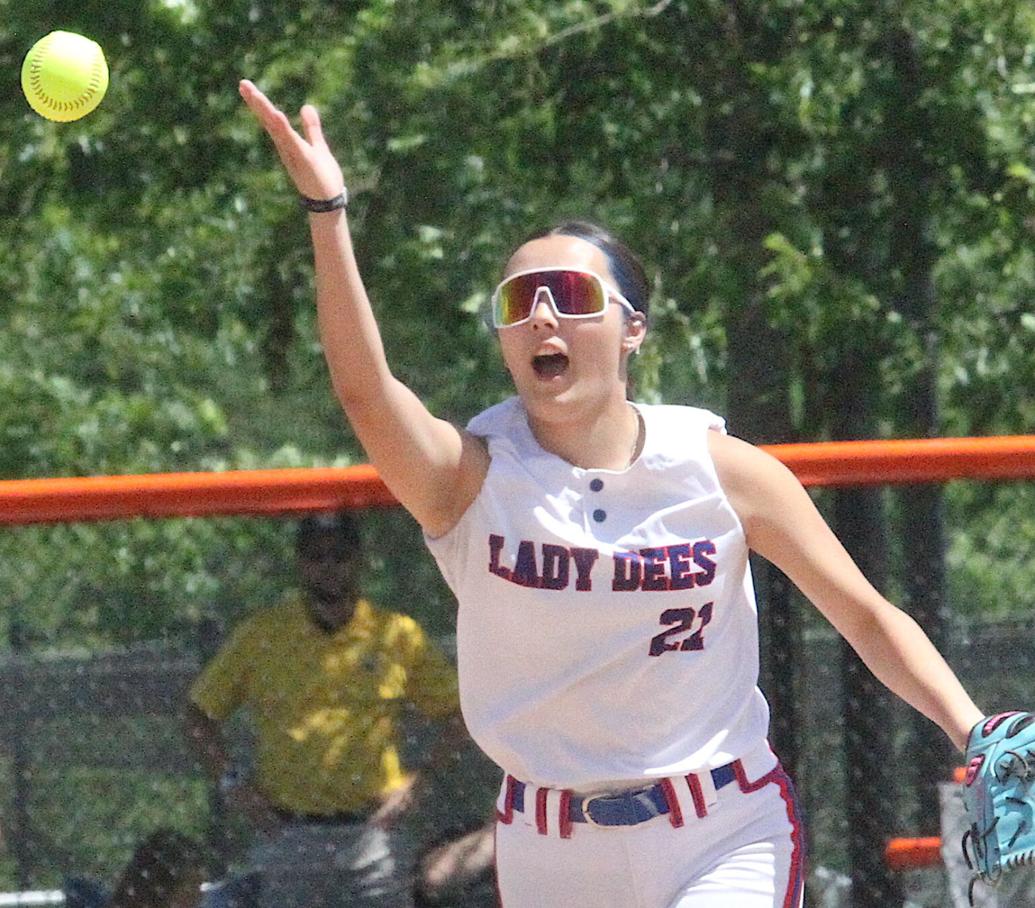 Prep softball: Unbeaten Lady Dees win Fairfield Invitational | Sports ...