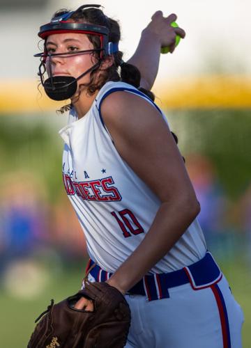 Prep softball: No. 11 Lady Dees tops EBF | Sports | ottumwacourier.com
