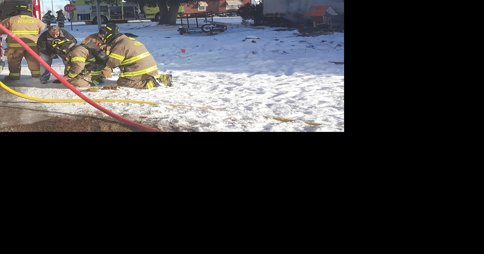Hedrick firefighters battle fire — and ice | News | ottumwacourier.com