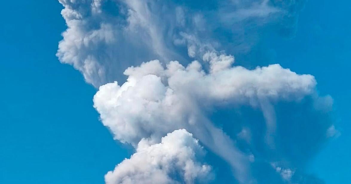 Volcanic eruption on a remote Indonesian island kills 3 hikers ...