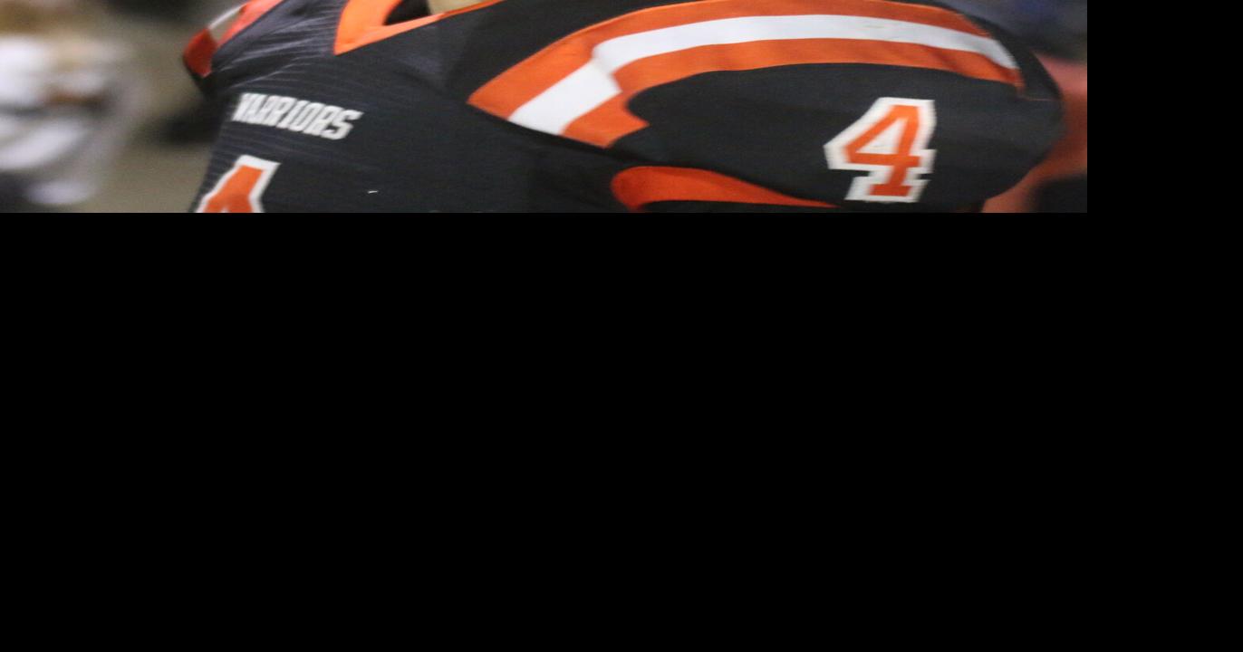 Prep football: Loeffler lifts VBC past Wapello in final seconds ...