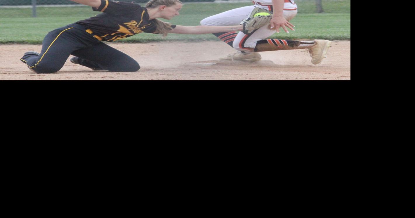 Prep softball: Rockets, Trojans battle to doubleheader split | Sports | ottumwacourier.com