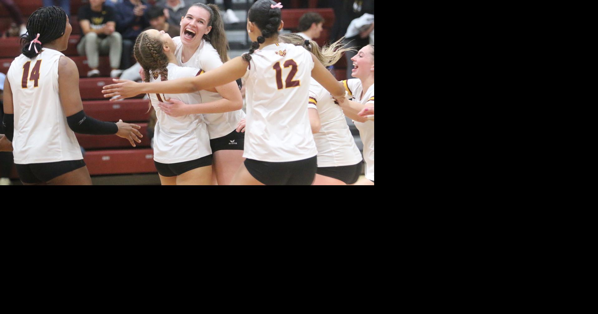 JUCO volleyball: Warriors win five-set thriller over Reivers | Sports | ottumwacourier.com