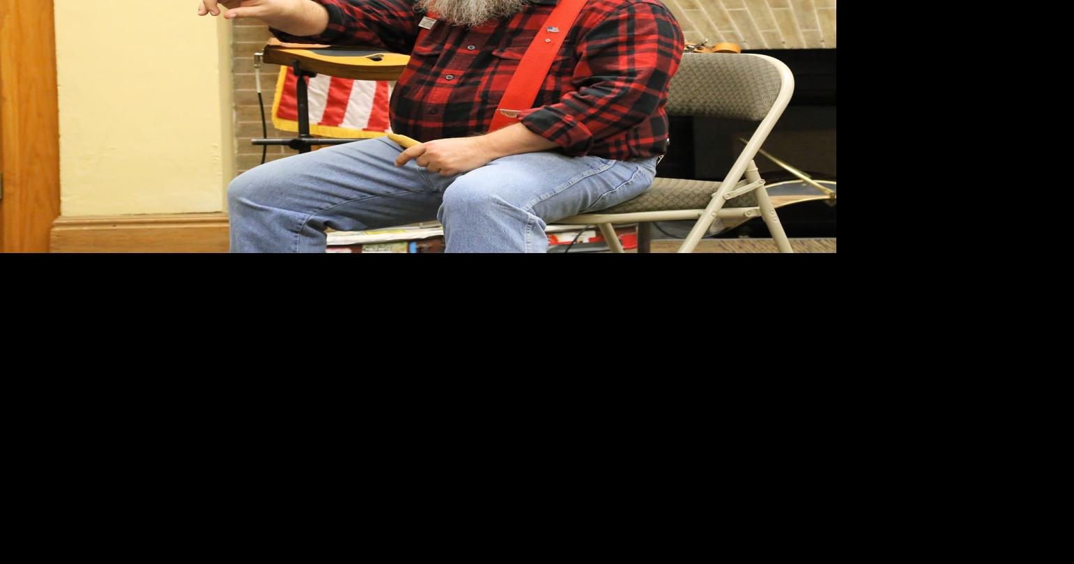 Santa’s brother tells boyhood stories | News | ottumwacourier.com