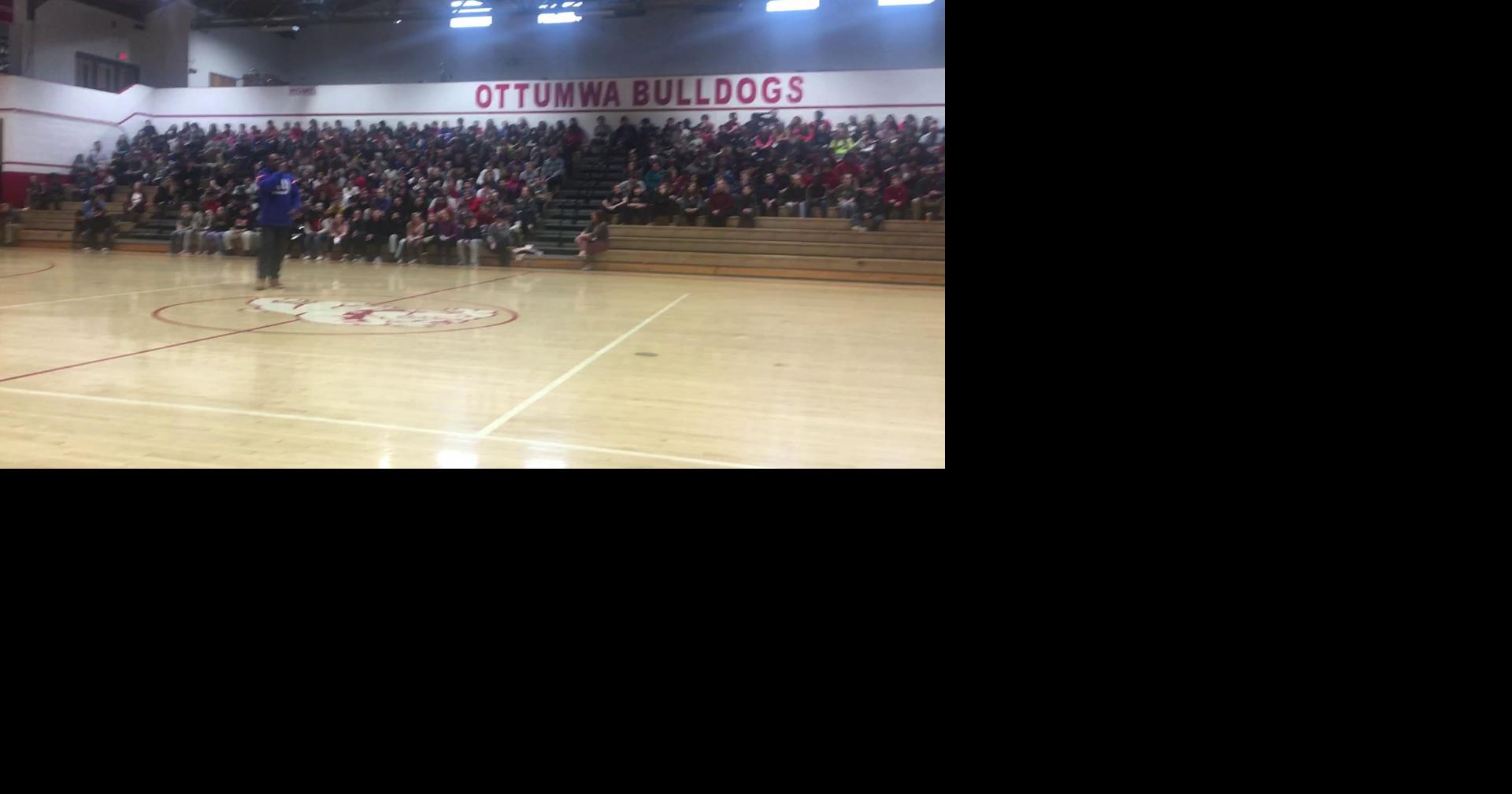 Lee Rouson sings | News | ottumwacourier.com