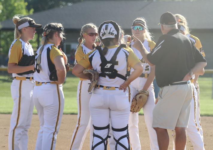 Prep softball: Eddyville 'on fire' at the plate, sweep Twin Cedars ...