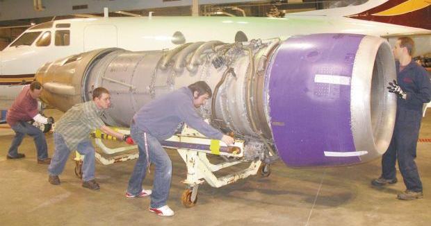 FedEx donates jet engine to IHCC | Archives | ottumwacourier.com